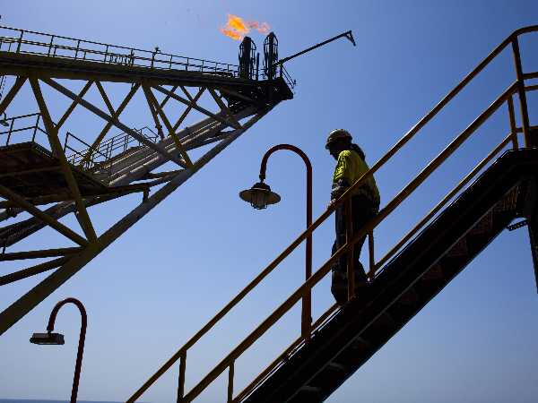 Top 7 Factors That Affect Oil Prices - IG UK