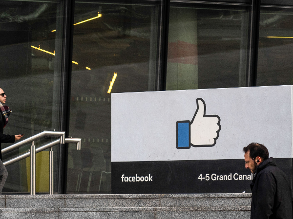 How to Buy and Sell Facebook Shares | Invest in Facebook Today | IG ...