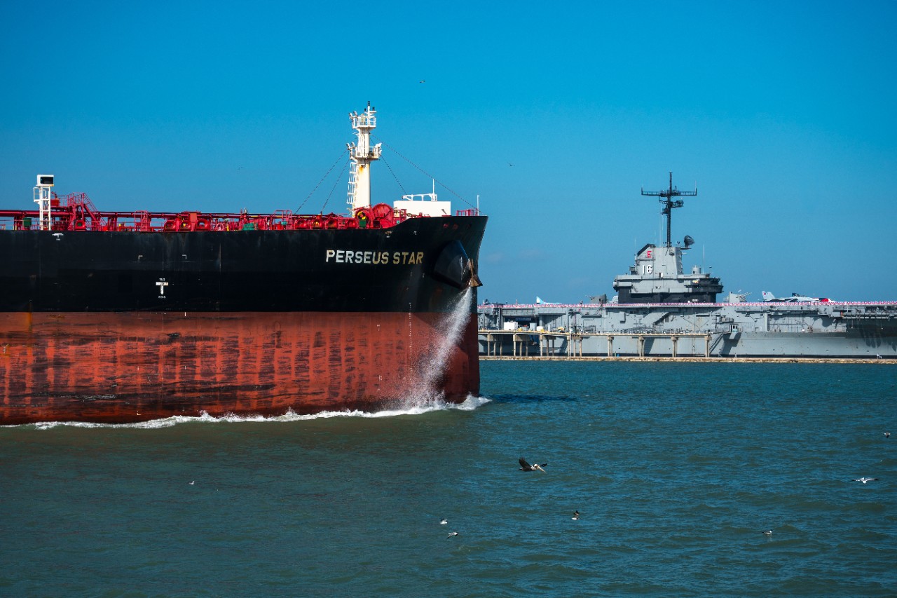 Strait of Hormuz closure: oil prices and stagflation risk | IG ...